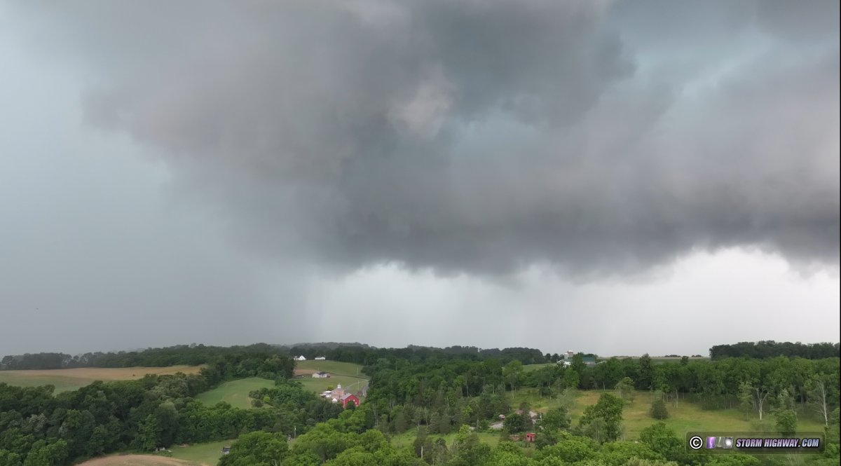 Embedded supercell circulation at Arch Spring, Pennsylvania
